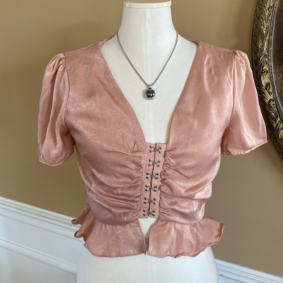 Dee Elly | Tops | Dee Elly Shimmery Pink Crop Top | Poshmark